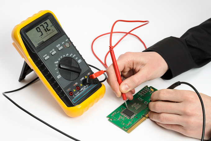 How to use a multimeter to test a power adapter